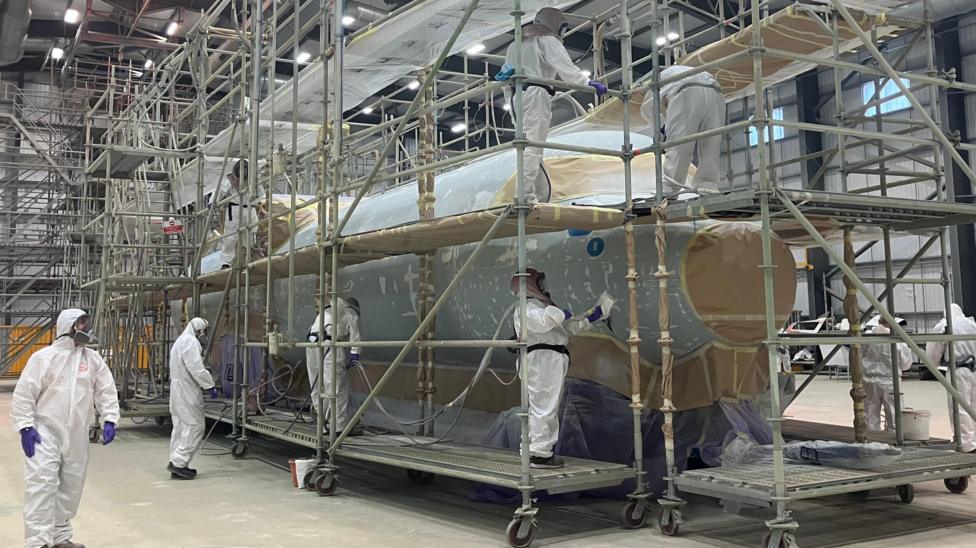 Teesside aircraft painting firm takes on local trainees - BBC News