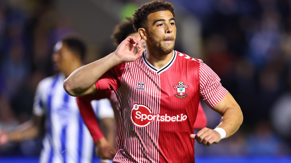 Che Adams: Southampton in new contract talks with Scotland forward ...
