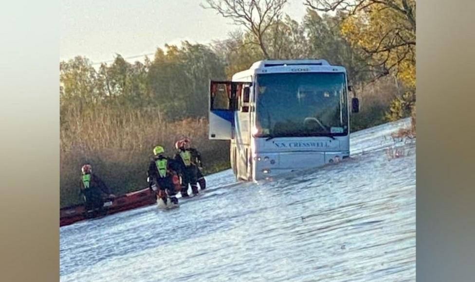 Evesham school bus stranded in Storm Bert floods - BBC News