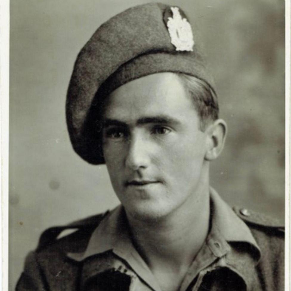 Caddington WW2 veteran Douglas Baldwin dies aged 100 - BBC News