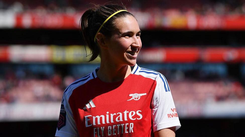 Arsenal's Mariona Caldentey wins WSL player of the year award - BBC Sport
