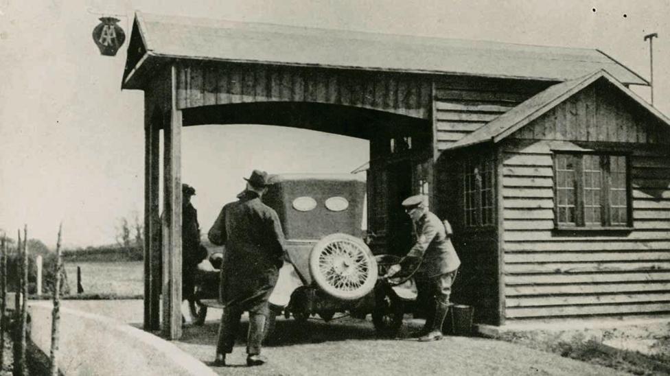 Salutes and sentry boxes mark 120 years of The AA - BBC News