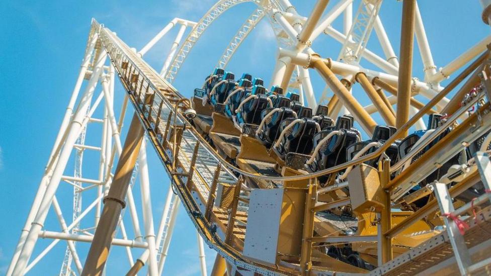 Hyperia: How the UK's fastest rollercoaster came to a halt - BBC News