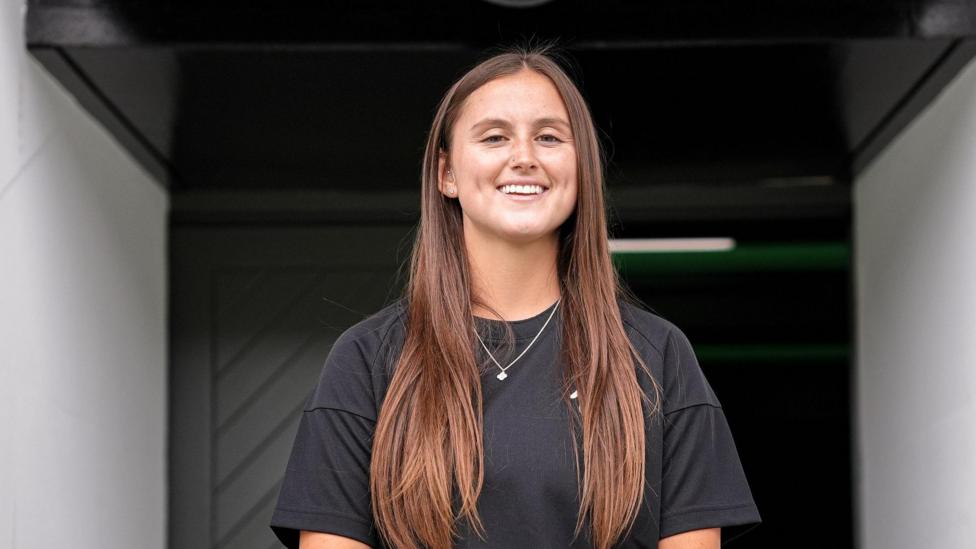 Norwich City women sign first four professional players - BBC Sport