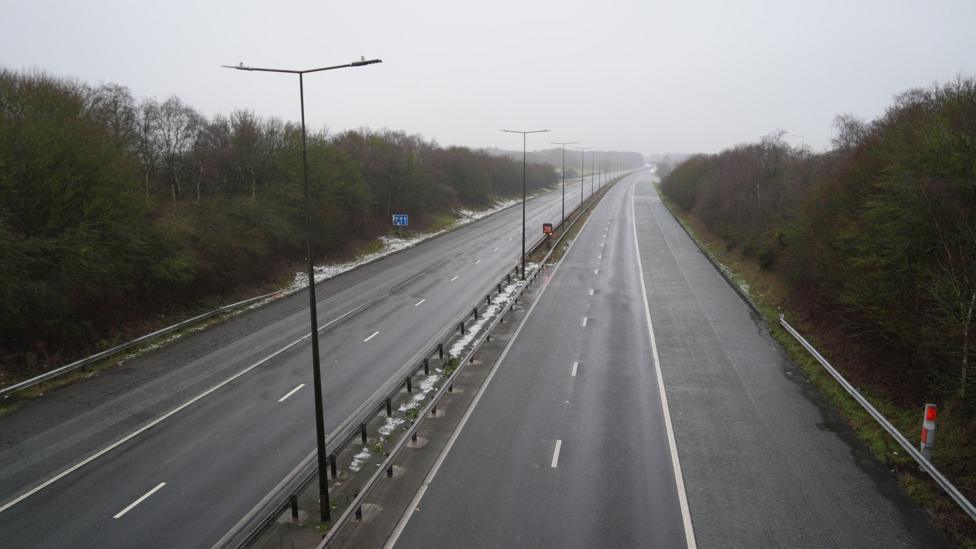 M180 junction at Barnetby to close for lighting cable repairs - BBC News