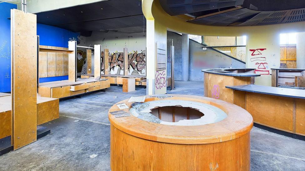 £4m Archaeolink Prehistory Park on sale for £150k - BBC News