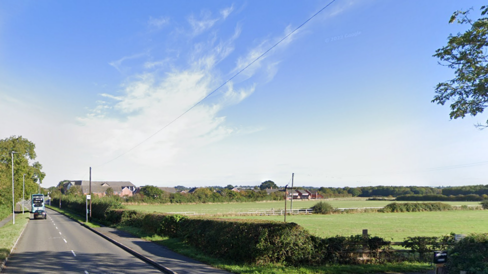 Up to 350 homes could link up Blaby and Countesthorpe - BBC News