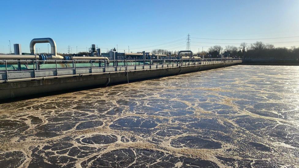 Customers set to pay for new sewage pipelines - BBC News