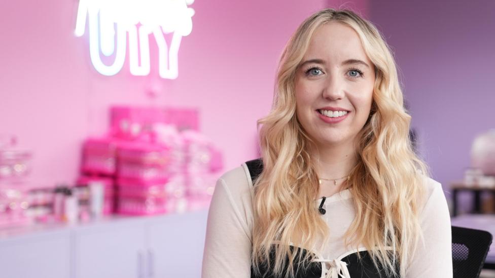 Mallows Beauty Tik Tok: More cash in an hour than a day in a shop - BBC ...