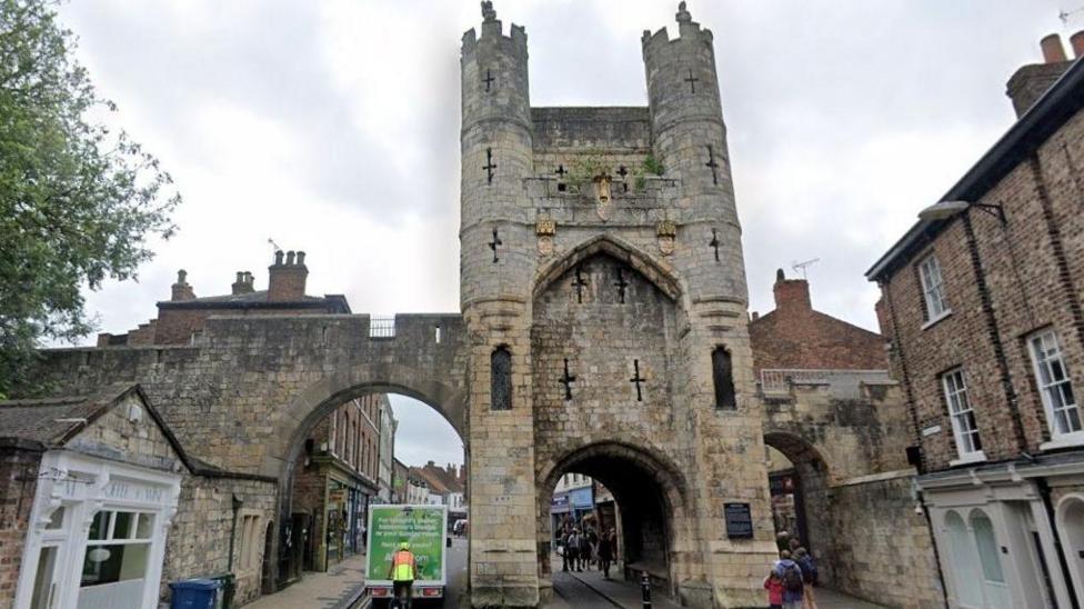 Soap shop plans approved for York medieval gatehouse - BBC News