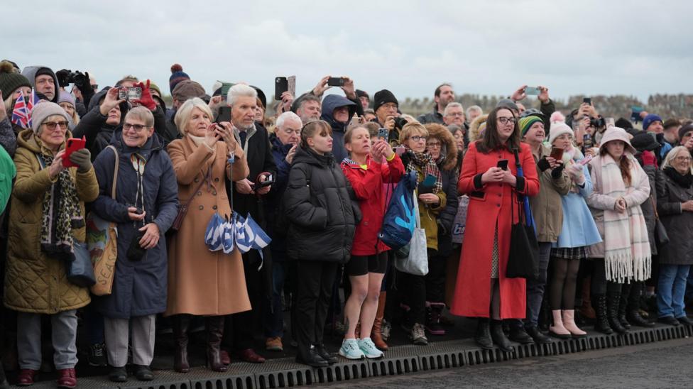 Princess Anne officially opens Lowestoft's Gull Wing Bridge - BBC News