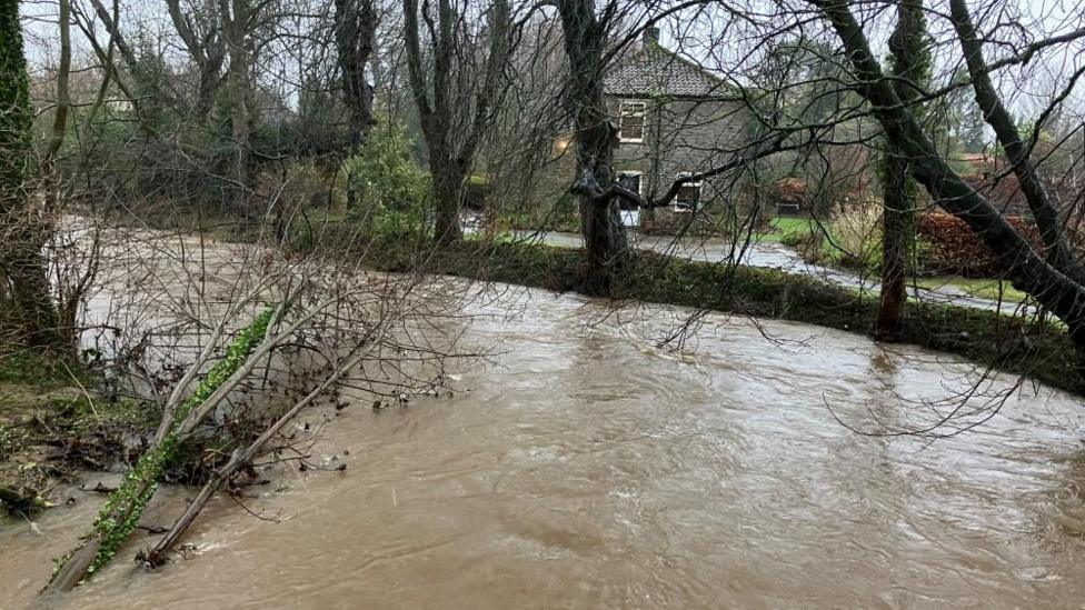 Flooding and fallen trees in North Yorkshire after Storm Darragh - BBC News