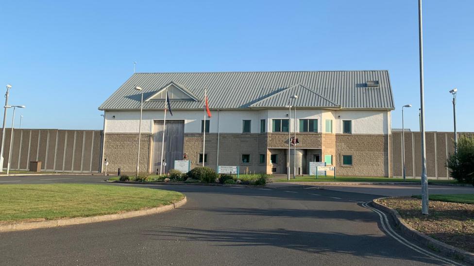 Manx prisoners to record bedtime stories for children - BBC News