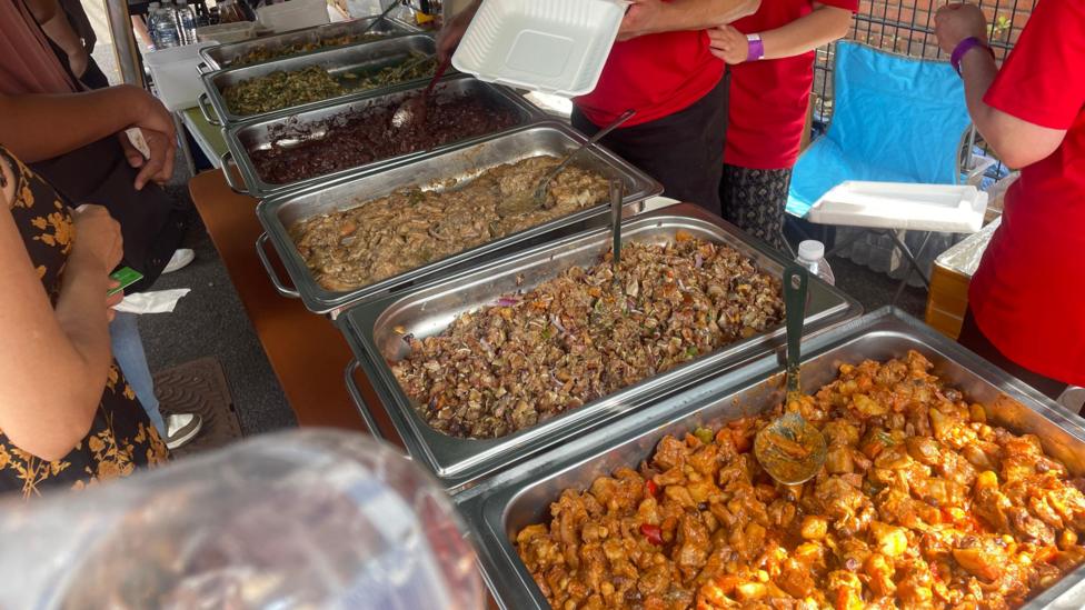 Barrio Fiesta: Filipino's celebrate independence day in Belfast - BBC News