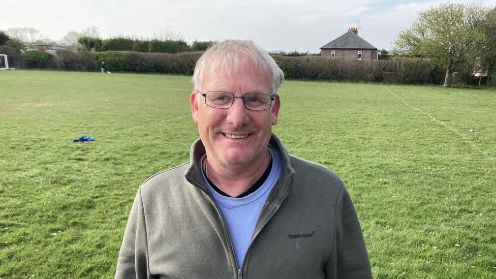 Dive-bombing Flamstead hawk taken for retraining - BBC News