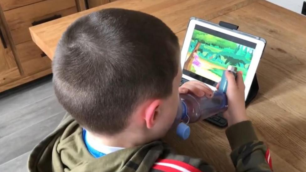 Asthma: Manchester professor created device to help son's inhaler use ...