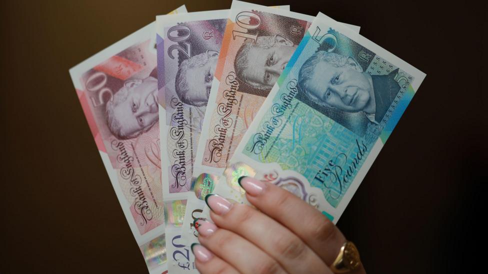 King Charles: New banknotes with the monarch enter circulation - BBC ...