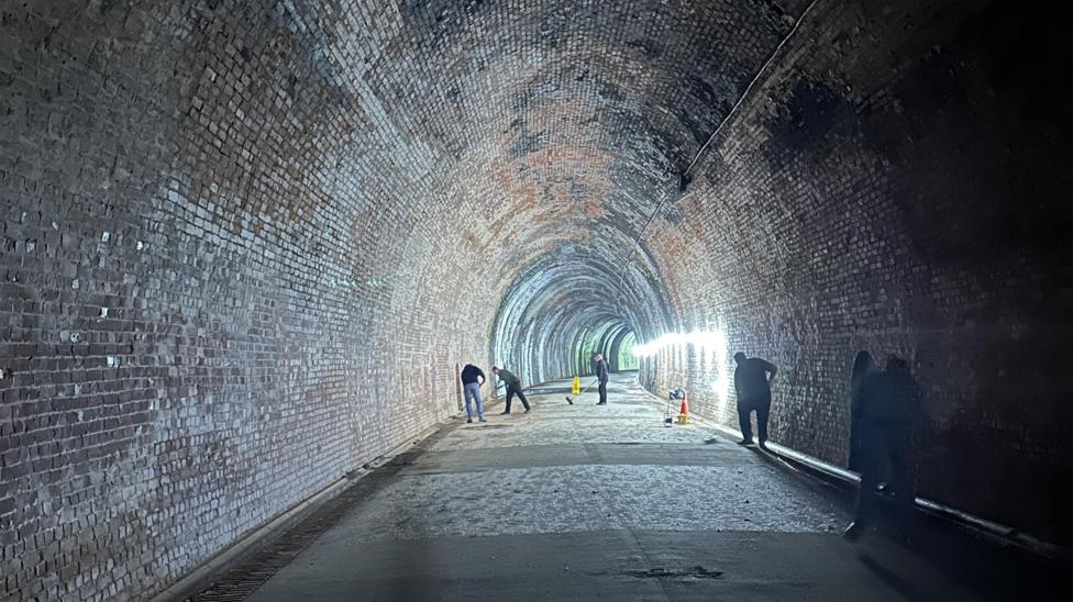 Tunnel closed to passengers for 60 years reopens for weekend - BBC News