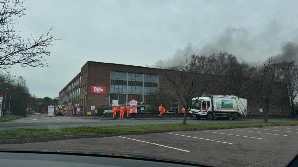Crews fight large fire at Walsall waste management plant - BBC News