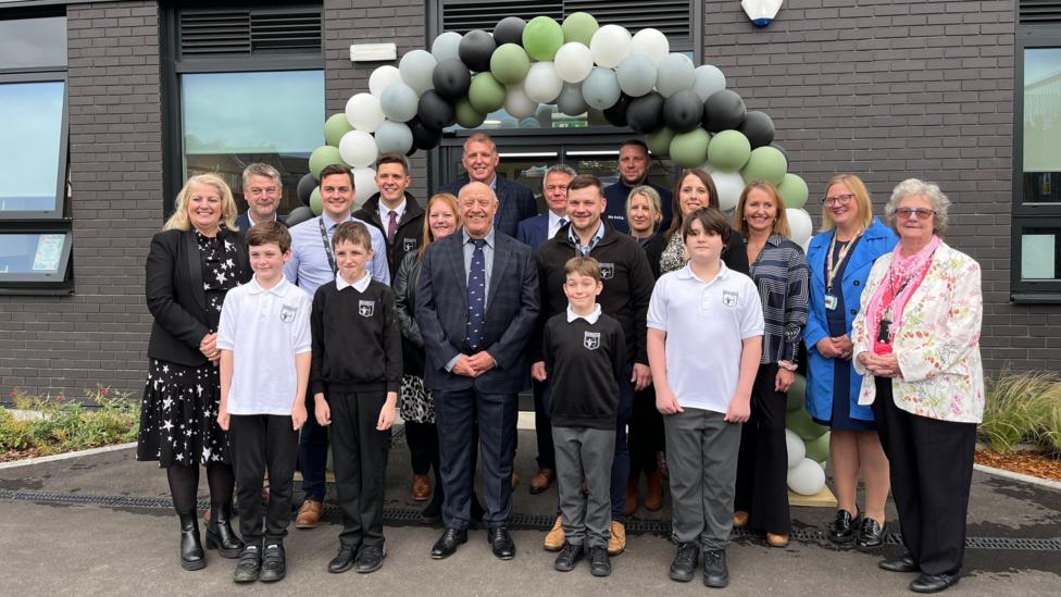 New special school officially opens in Shepshed - BBC News