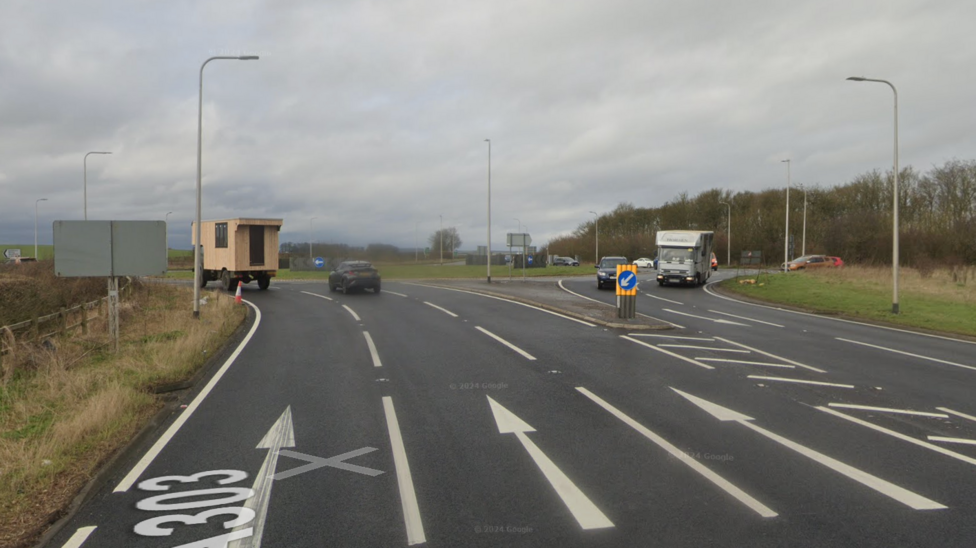A303: Drivers warned ahead of planned overnight closures - BBC News