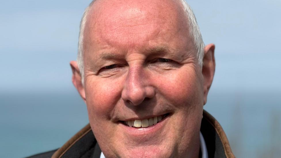 'Airbnb bill' aimed at taxing Cornwall's second homeowners - BBC News