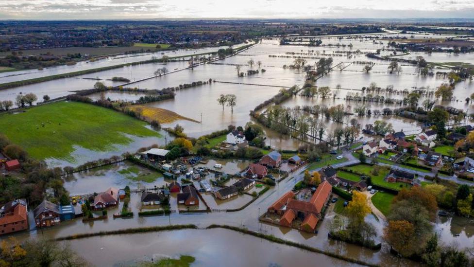 UK floods: Why do they occur and how to prepare for them - BBC Weather
