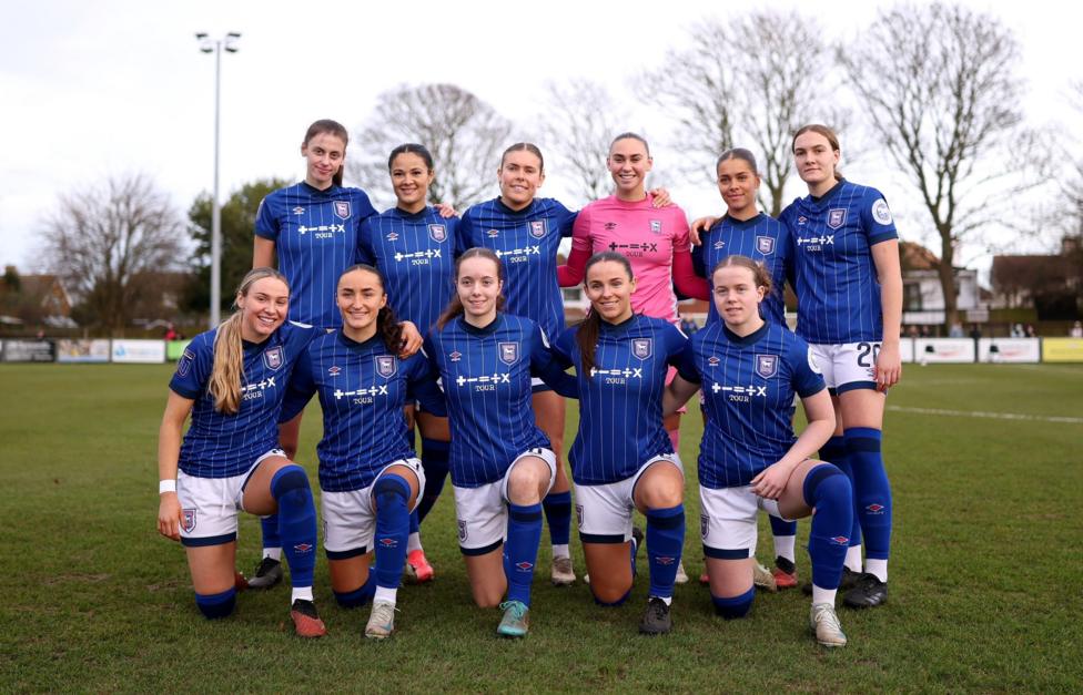 Ipswich Town Women hope for record crowd on Portman Road return - BBC News