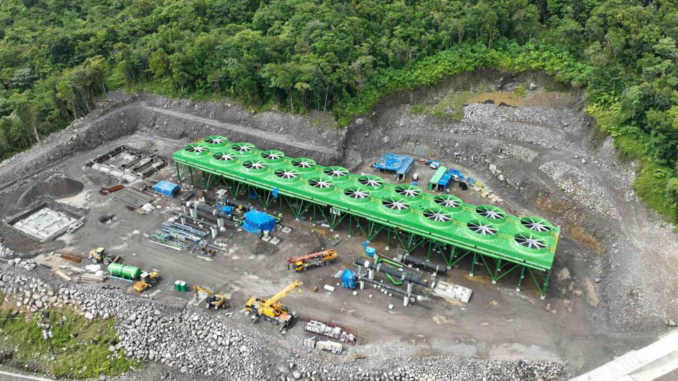 How Dominica's volcanoes will boost its green energy - BBC News