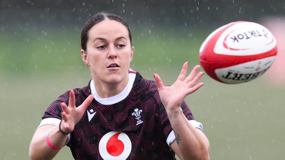 Ffion Lewis to leave WRU as scrum-half hints at Wales retirement - BBC ...