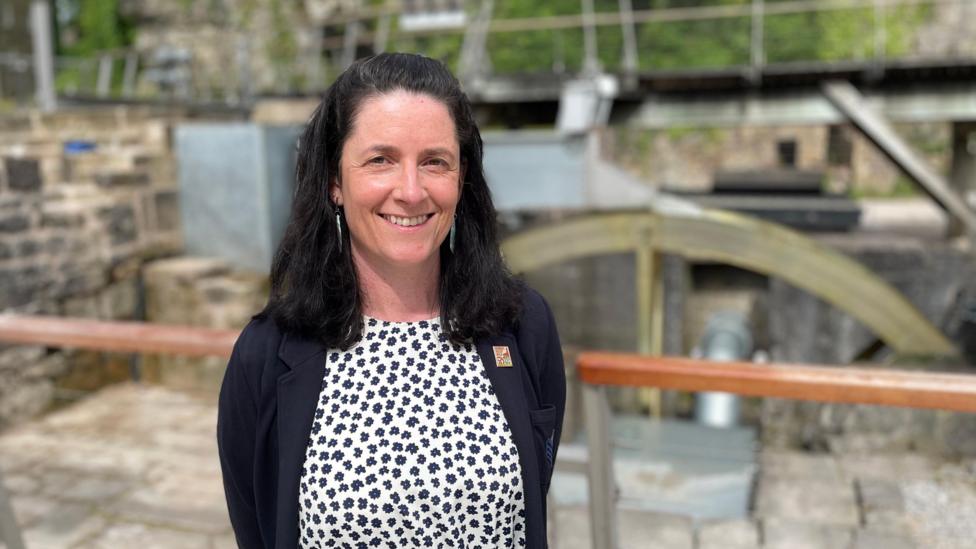 Cromford Mill: Hydro power returns to Unesco world heritage site - BBC News