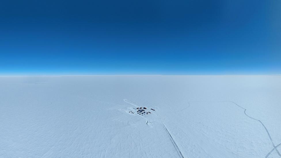 Million year-old bubbles could solve ice age mystery - BBC News