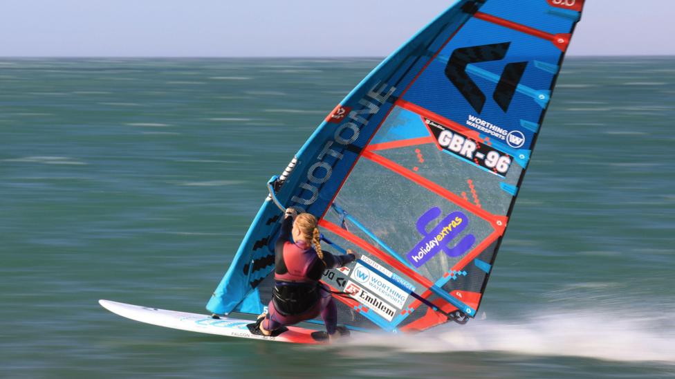 Jenna Gibson: Dorset-based windsurfer breaks new speed record - BBC Sport