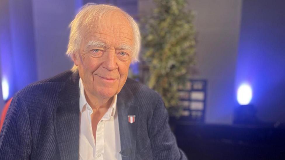 Sir Tim Rice performs in Cornwall after visiting for 50 years - BBC News