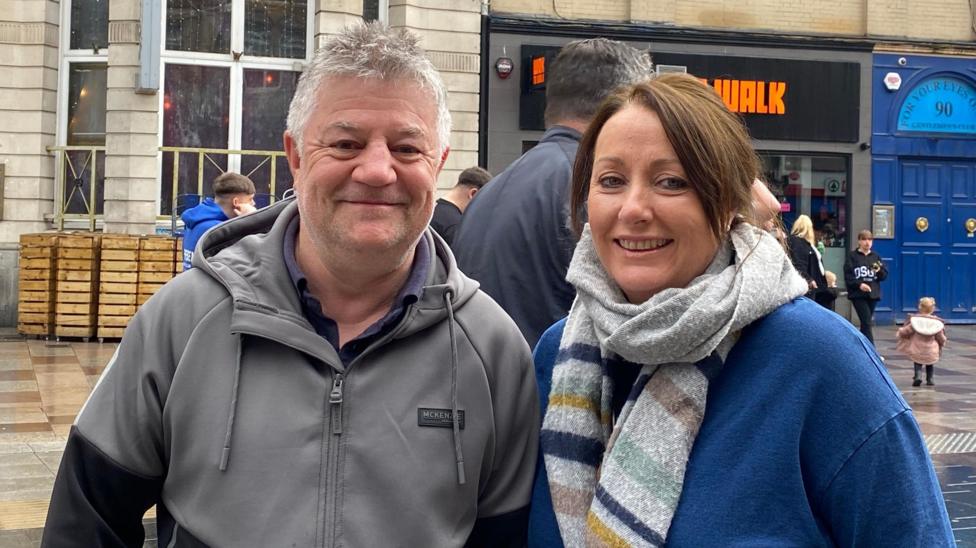 Bruce Springsteen's Cardiff gig starts European leg of tour - BBC News