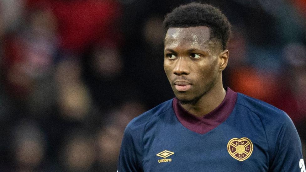 Daniel Oyegoke: Hearts sell full-back to Hellas Verona - BBC Sport