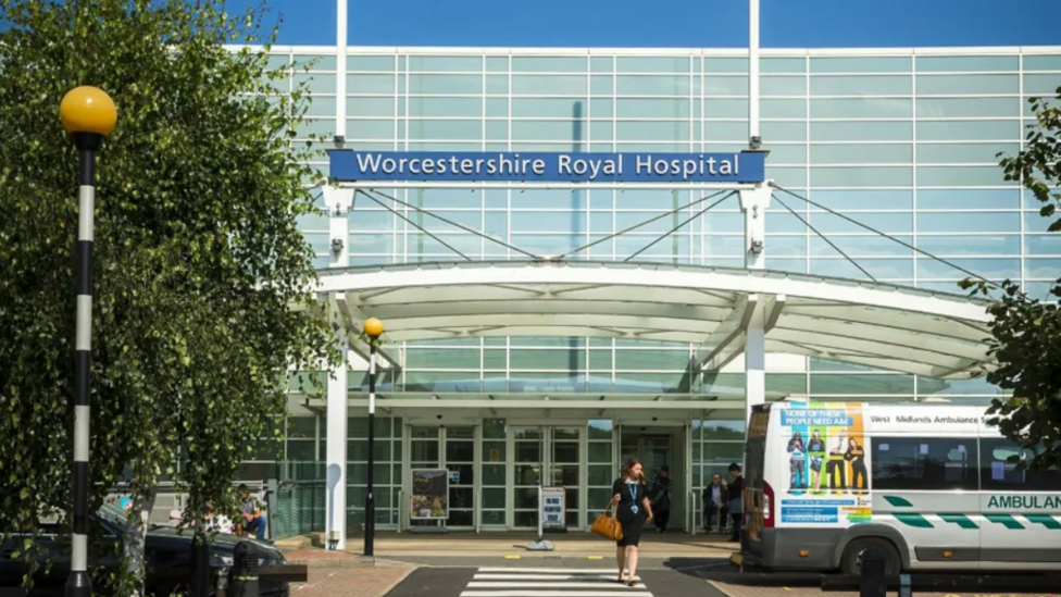 Worcestershire hospital told to urgently improve waiting times - BBC News