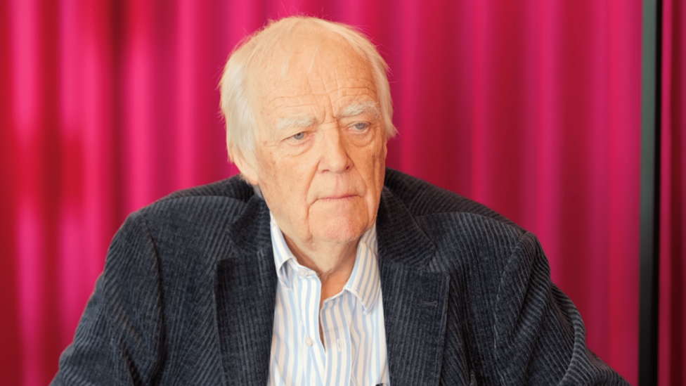 Sir Tim Rice picked 'beautiful, romantic' Sunderland - BBC News