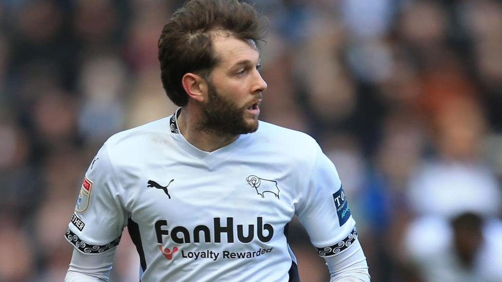 Tom Barkhuizen: Barrow sign former Derby County winger - BBC Sport