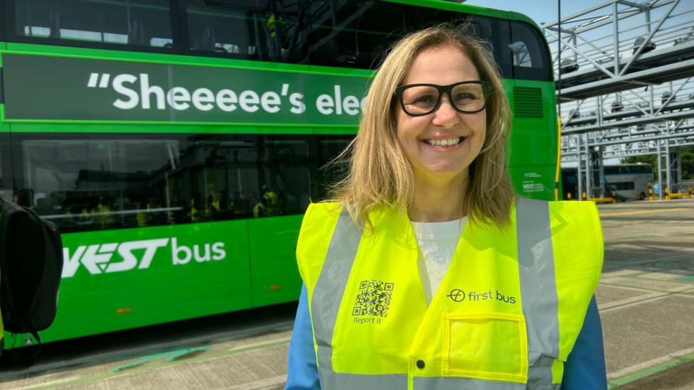New Bristol electric buses to cut 'thousands of tonnes' of carbon - BBC ...