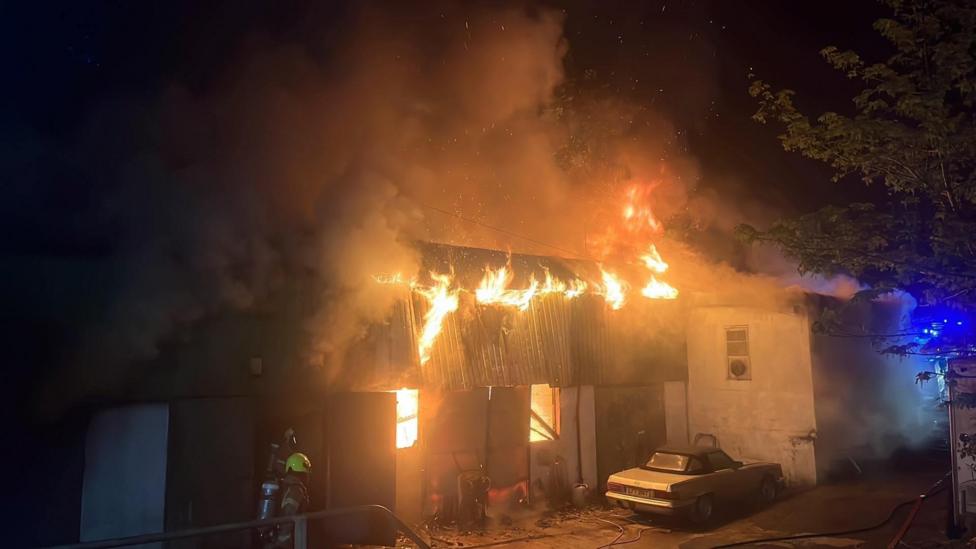 Tetbury industrial estate firms 'devastated' by fire - BBC News