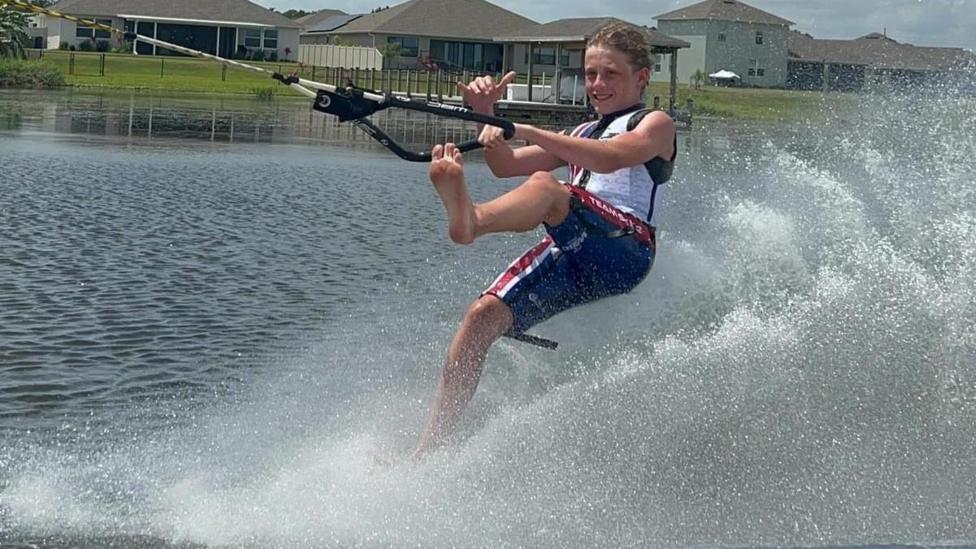 Barefoot skiing championships: Yorkshire teen takes to the water - BBC News