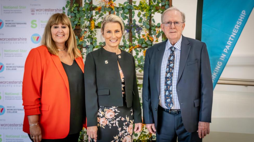 Evesham and Pershore college campuses could merge - BBC News