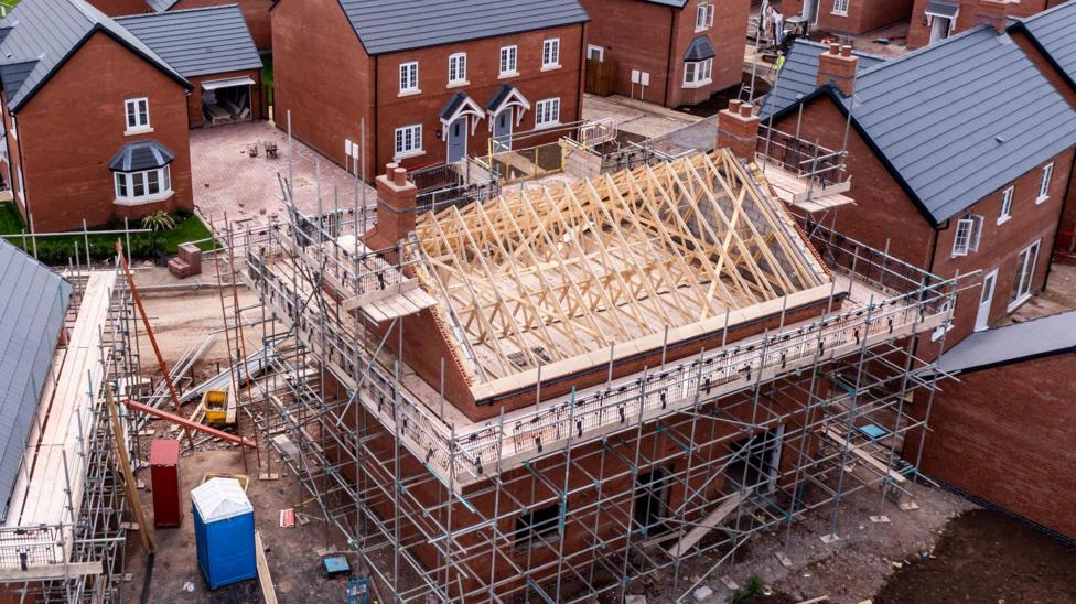 Future bright for house building work, industry leaders say - BBC News