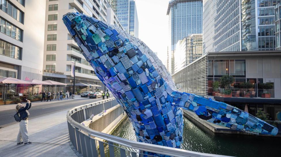 Whale on the Wharf: New sculpture made from plastic waste - BBC Newsround