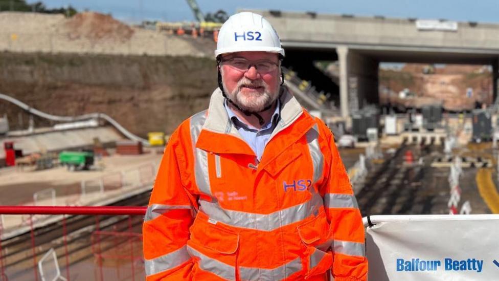 Relief as A46 Kenilworth closure set to reopen on target - BBC News