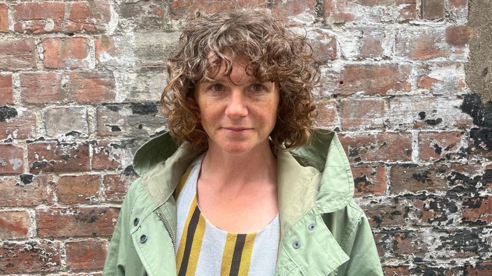 Belfast's entries: How punk and history emerged - BBC News