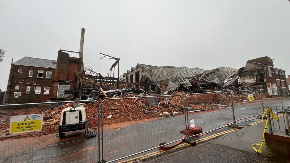 Probe into derelict Norwich shoe factory blaze 'inconclusive' - BBC News