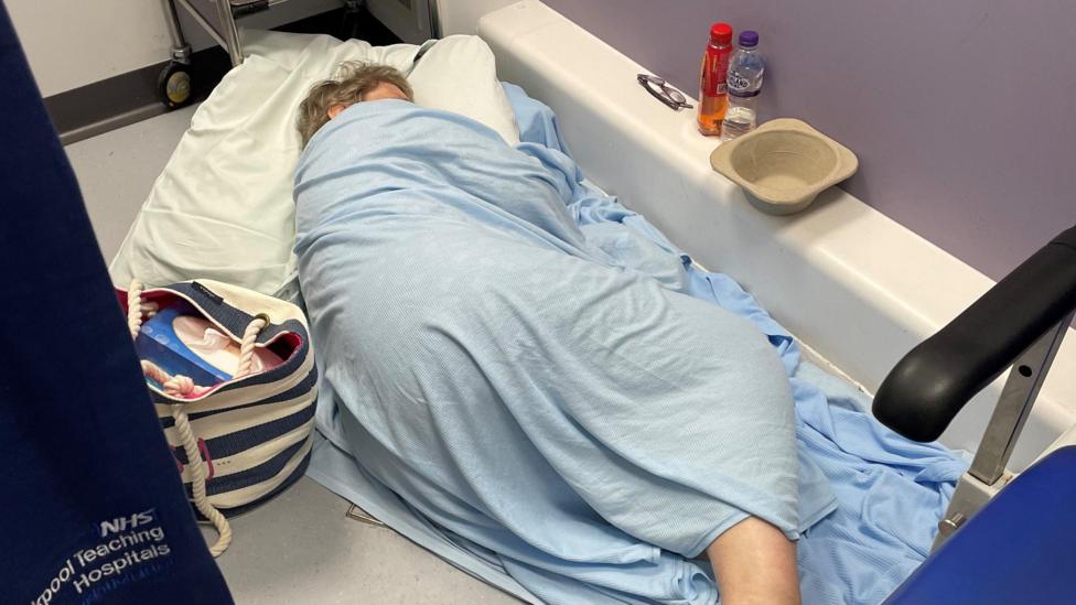 Blackpool Victoria Hospital: Cancer patient's 'uncomfortable' sleep on ...