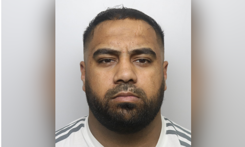 Leeds man jailed following group fight after protest - BBC News